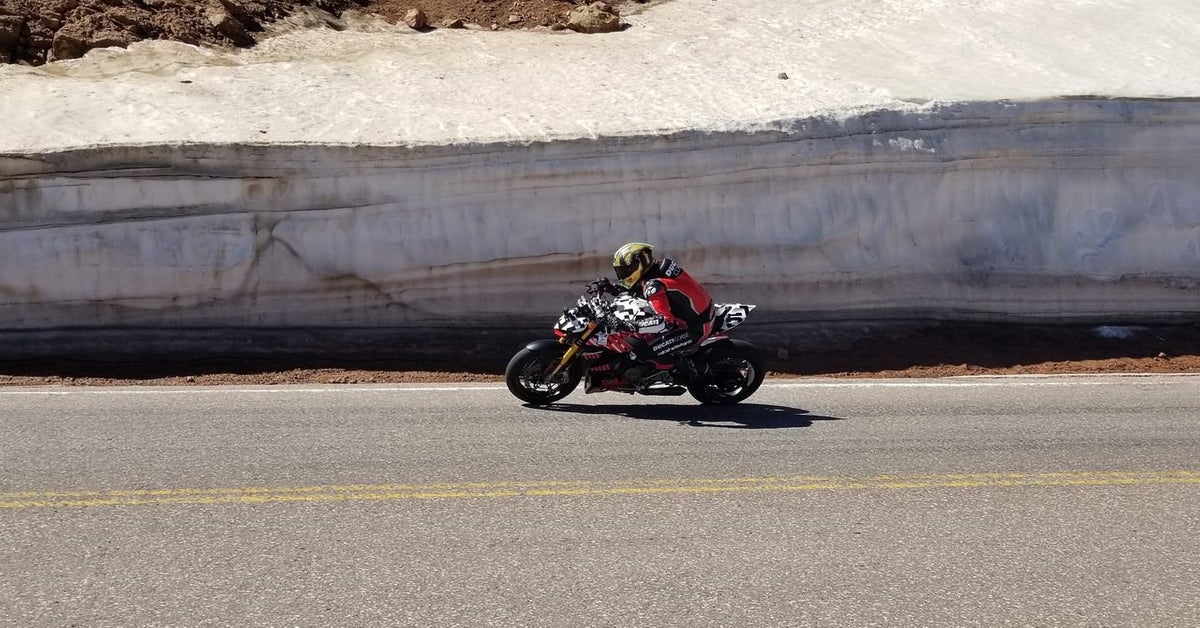 Tay đua huyền thoại Carlin Dunne của Ducati tử vong sau tai nạn tại sự ...