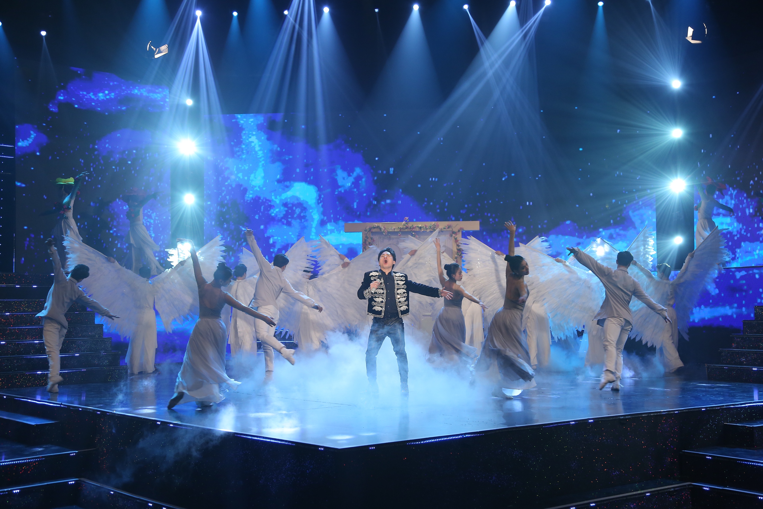 Dàn sao "cháy" hết mình tại VTV Countdown 2025 - Việt Nam chào ngày mới