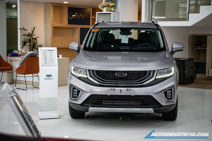 Cận cảnh SUV 7 chỗ giá rẻ Geely Okavango 2021 dành cho thị trường Đông ...