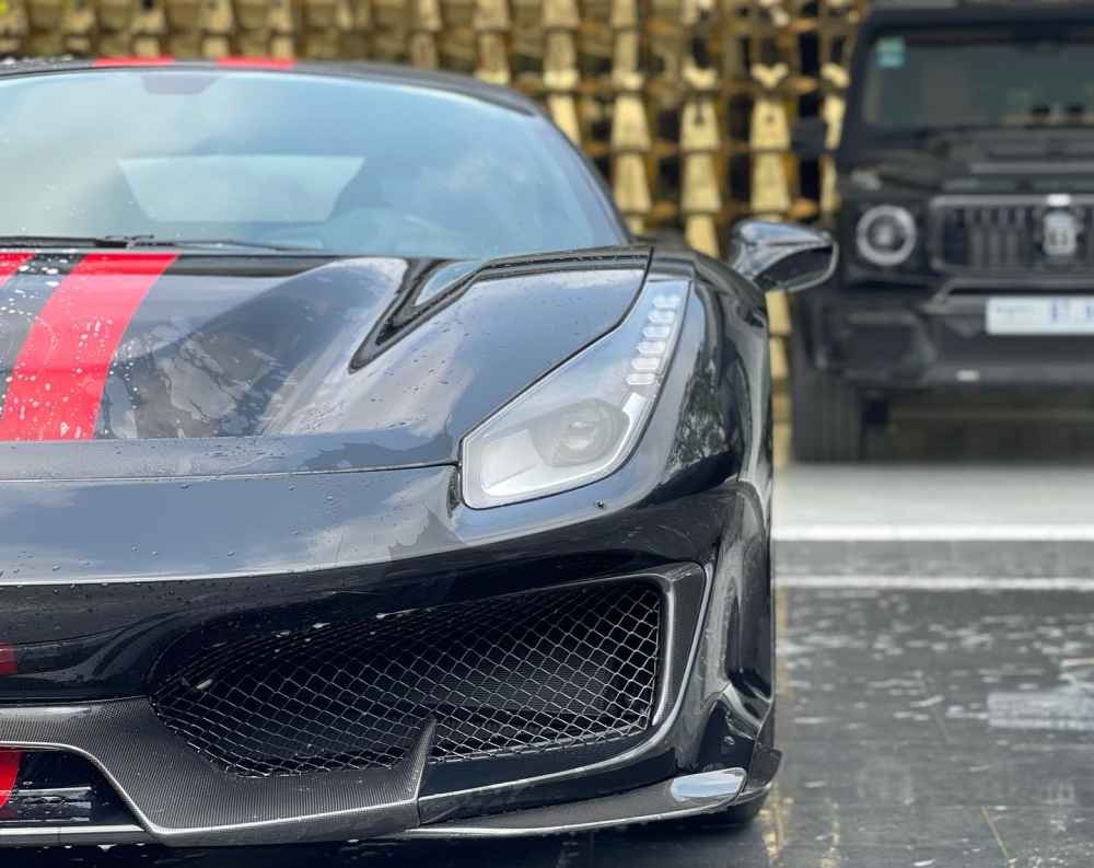 Diện mạo siêu xe Ferrari 488 Pista mới về Campuchia cùng với Ferrari ...