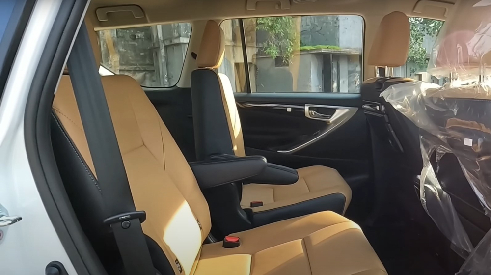 Cận cảnh phiên bản cao cấp nhất mới ra mắt của Toyota Innova thế hệ cũ ...