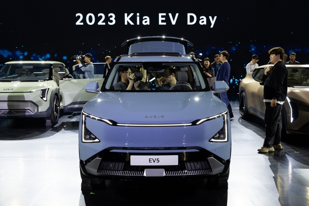 Kia EV5 2024 - SUV điện chung mâm với VinFast VF7 - có quãng đường di chuyển lên đến hơn 700 km