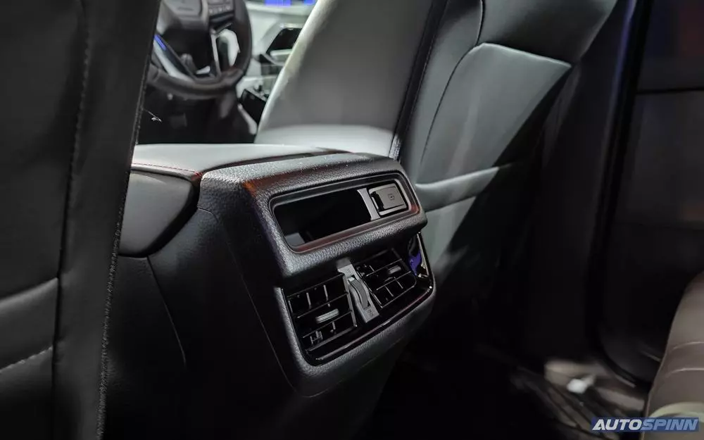 Vén màn Isuzu D-Max X-Series 2024 - xe bán tải Nhật mang phong cách xe đua