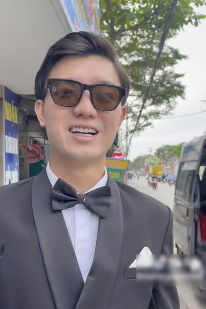 Dành cả thanh xuân để bê tráp, BiMax luôn cũng chiếm spotlight chú rể dù đã mấp mé U30