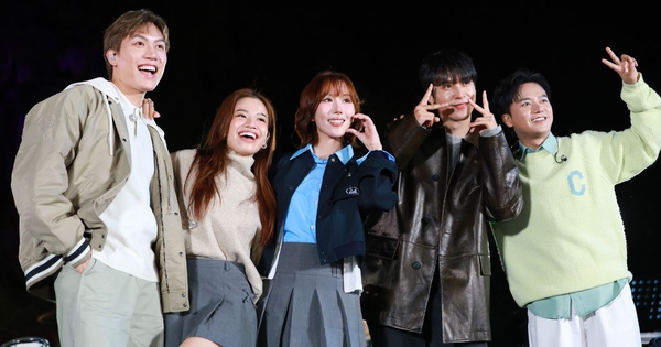 Son Dong Woon - em út nhóm Highlight mang huyền thoại "Fiction" lên sân ...