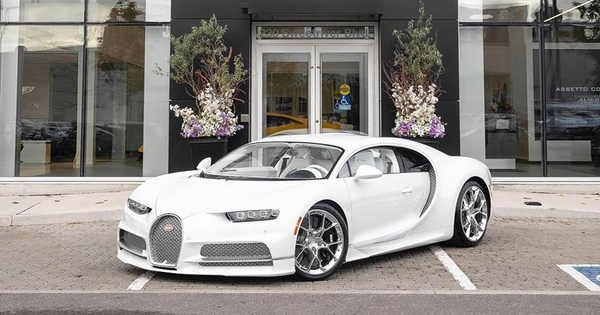 Rapper Post Malone tậu siêu xe Bugatti Chiron trắng từ ngoài vào trong ...