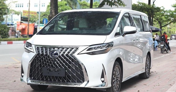 Cận cảnh MPV hạng sang Lexus LM 300h 2020 giá hơn 11 tỷ đồng tại Việt Nam