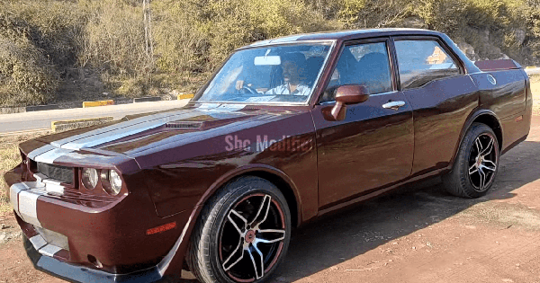 Chiếc Dodge Challenger này thực chất chỉ là một chiếc Toyota Mark 1 đời ...